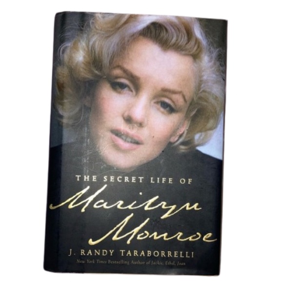 Grand Central Publishing | Accents | The Secret Life Of Marilyn Monroe ...